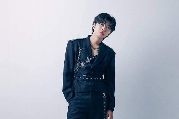 Top 10 Most Popular Singers In Korea 2025